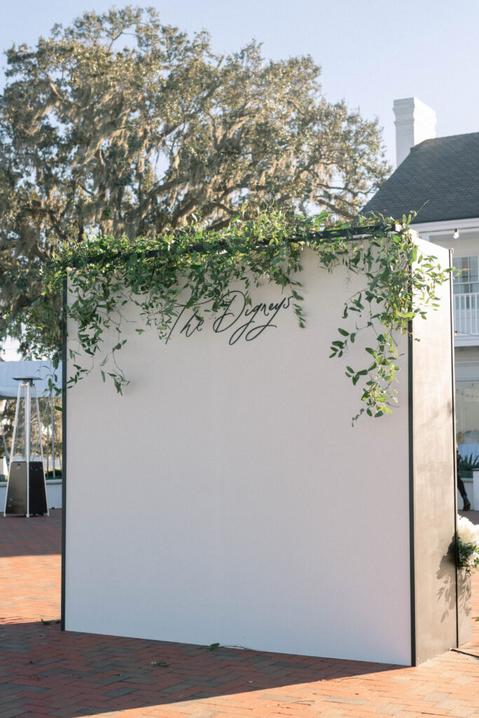 Brooke + Matthew: A Classic and Modern Estate Wedding - andimejia.com